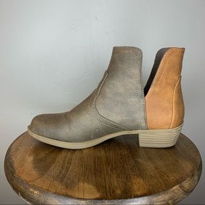 True Craft | Shoes | True Craft Two Toned Brown Bootie Size 6 | Poshmark
